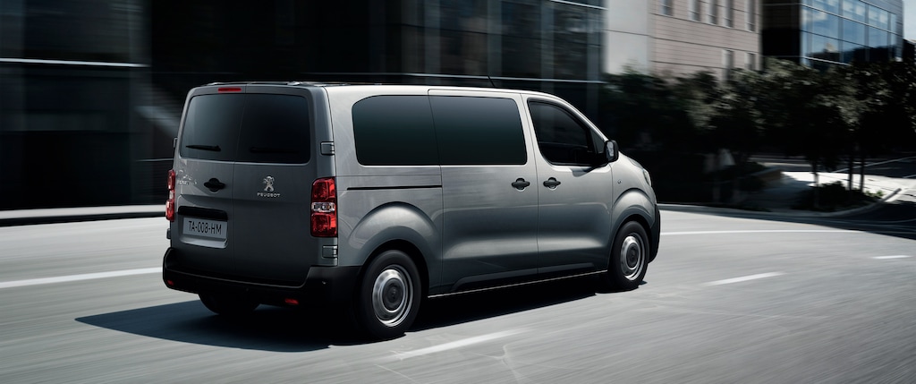 PEUGEOT e-Expert | 9-seat electric van
